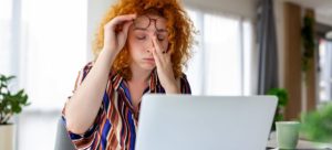 Straining sul lavoro: significato, effetti, come difendersi