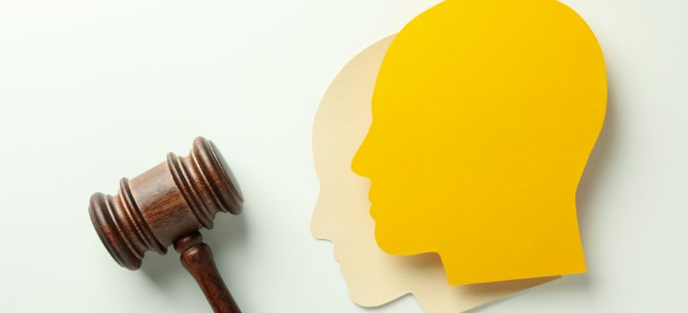 Insulti e parolacce che si possono dire senza commettere un reato